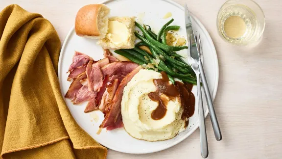 The 9 most delicious ways to use up a package of gravy mix | Club House